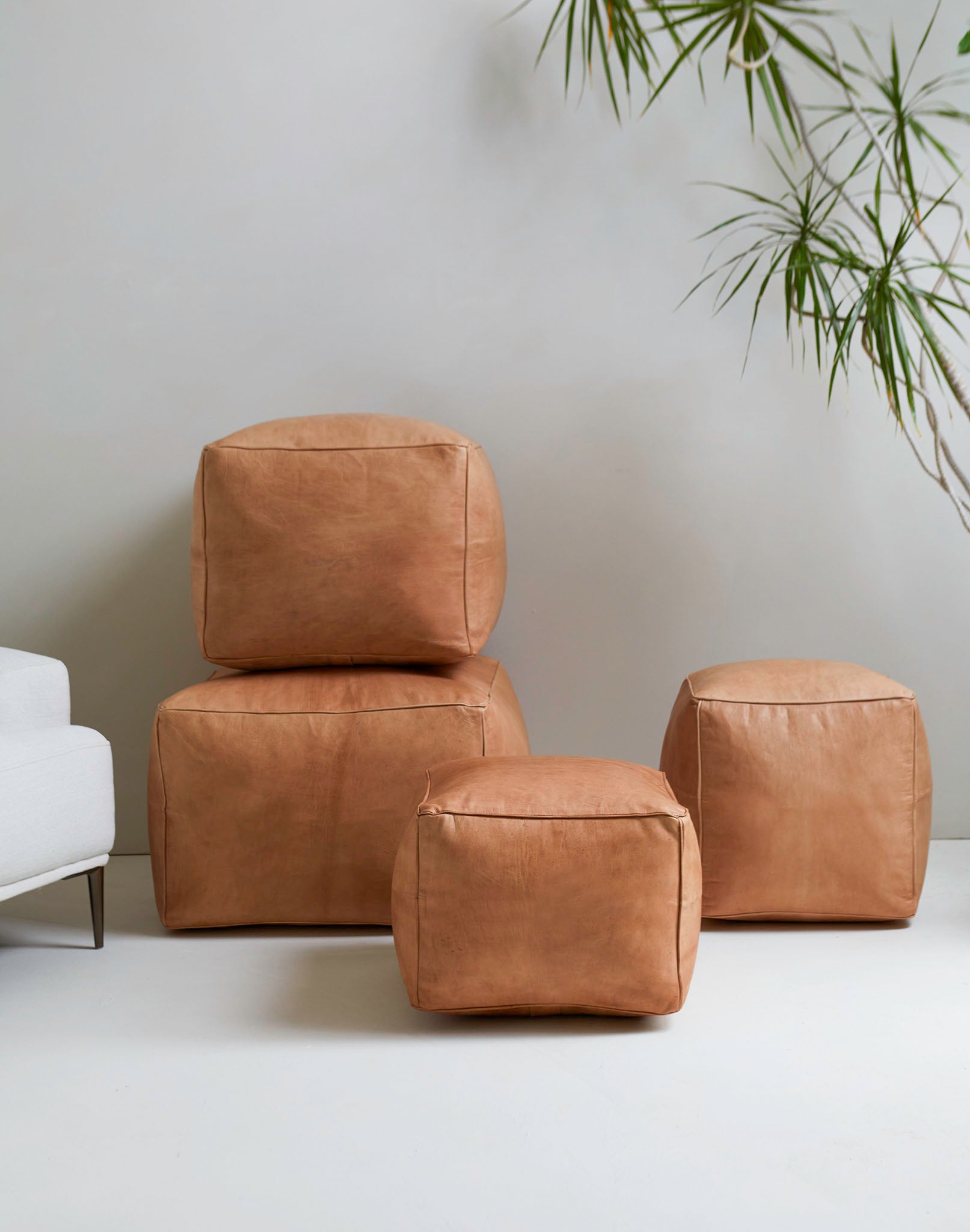 Minda living pouf store